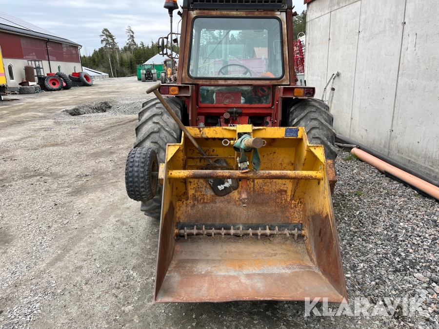 Traktor med lastare Massey Ferguson 550, Norrköping, Klaravi