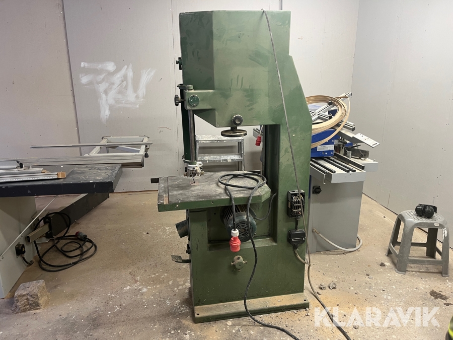 CNC-styrd skärmaskin