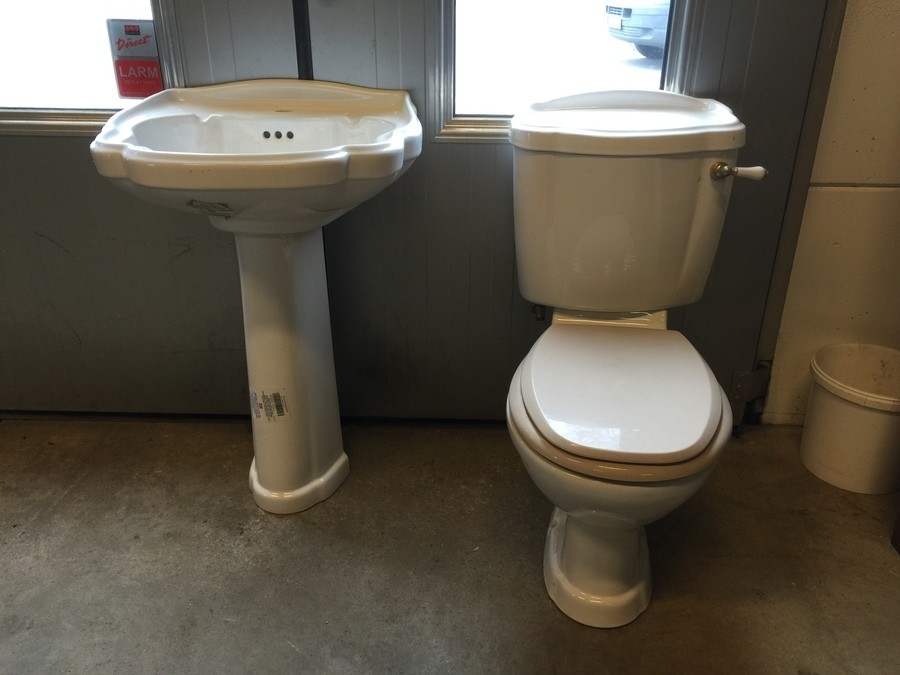 Klaravik Auktioner | Toalett och Handfat