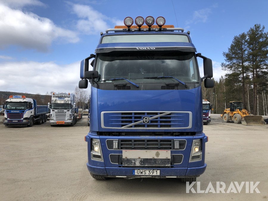 Lastbil dragbil Volvo FH16-34 8X4 med vändskiva
