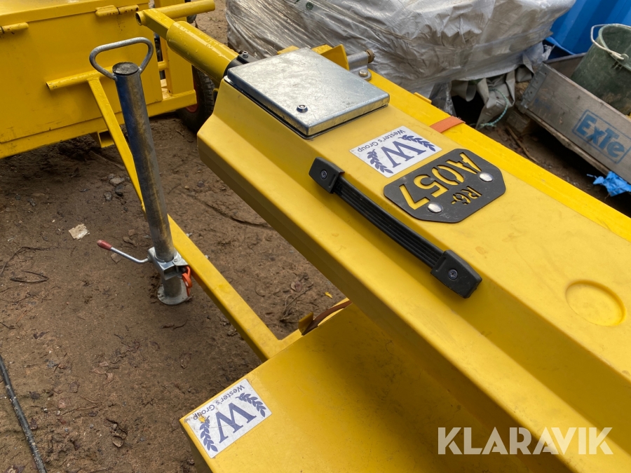 Klaravik Auktioner | Trafikljus 2 st Berlex R6