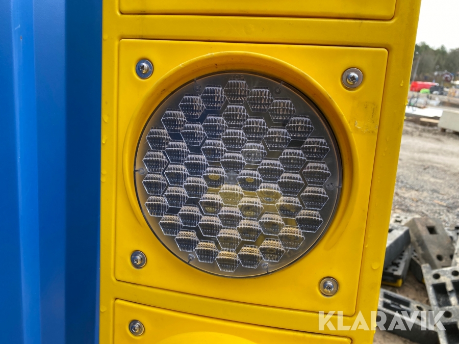 Klaravik Auktioner | Trafikljus 2 st Berlex R6