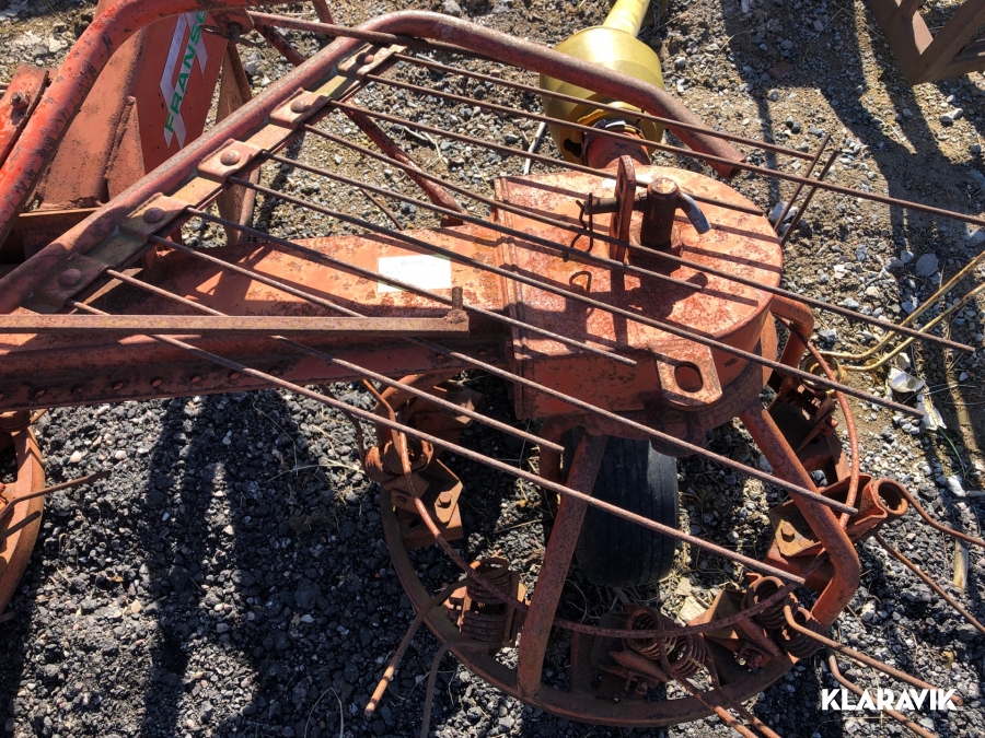 Klaravik Auktioner | Hövändare & strängläggare Fransgård RV300