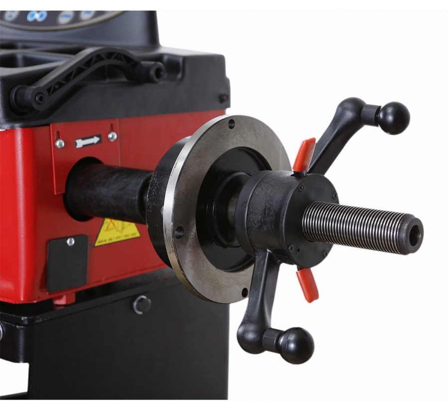 Däckpaket Redats W-110-M-111F, Sjöbo, Klaravik auktioner