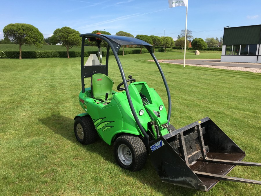 Kompaktlastare Avant 220