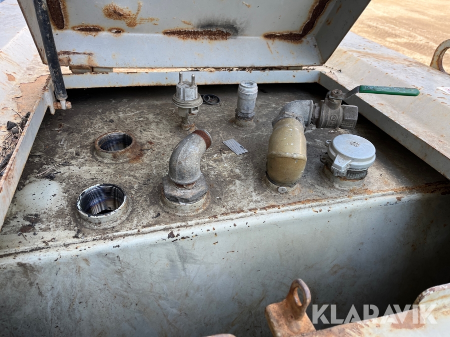 Dieseltank ABG Transmaster ADR 2000L, Uppsala, Klaravik aukt