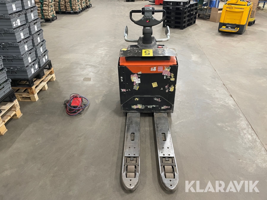 Låglyftande truck BT LPE250, Hultsfred, Klaravik auktioner