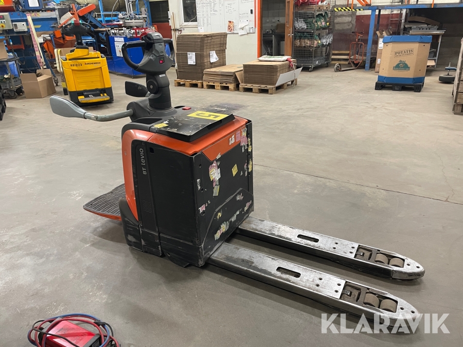 Låglyftande truck BT LPE250, Hultsfred, Klaravik auktioner