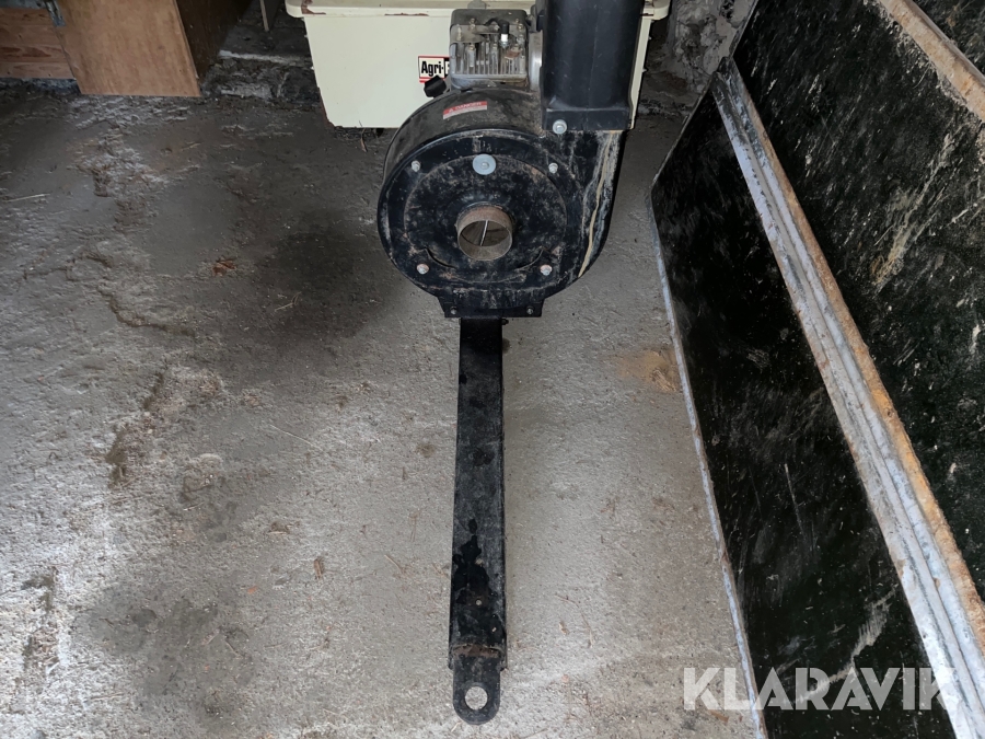 Lövupptagnings Vagn Agri-Fab Mow-N-Vac, Östhammar, Klaravik