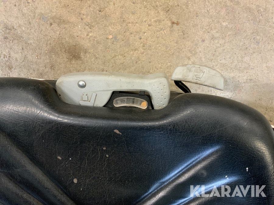 Klaravik Auktioner | Stol till gräsklippare Grammer Primo M