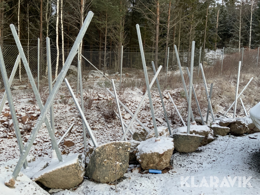 Stolpar med fundament, Vetlanda, Klaravik auktioner