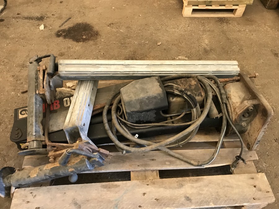 Klaravik Auktioner | Hiab Kran 008T