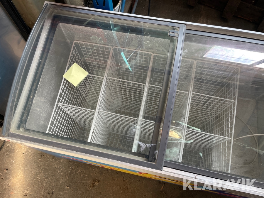 Glassfrys Carawell, Grums, Klaravik auktioner