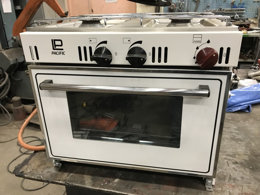 Klaravik Auktioner | Gasolugn m gasolplattor