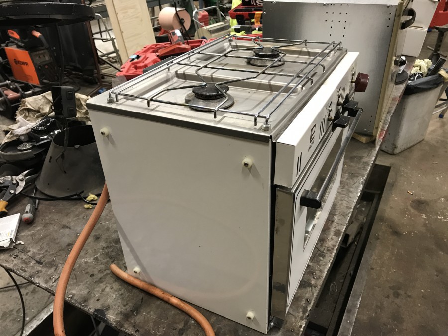 Klaravik Auktioner | Gasolugn m gasolplattor