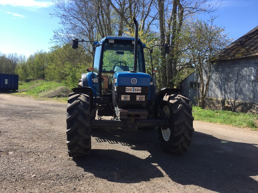 New Holland 8340 SLE traktor