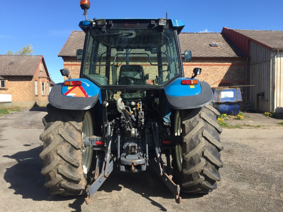 New Holland 8340 SLE traktor