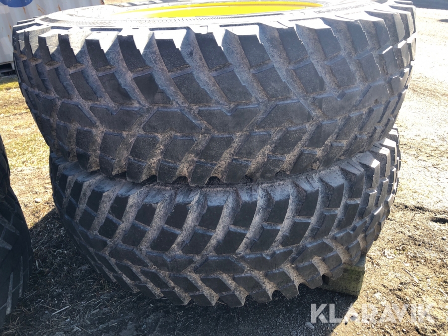 Klaravik Auktioner | Traktordäck Nokian 480/80R34 / 400/80R24