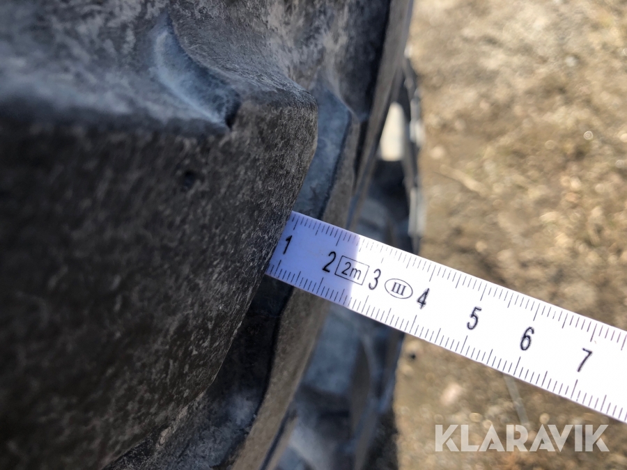 Klaravik Auktioner | Traktordäck Nokian 480/80R34 / 400/80R24