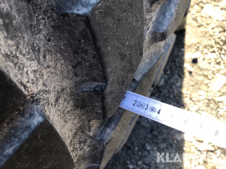Klaravik Auktioner | Traktordäck Nokian 480/80R34 / 400/80R24