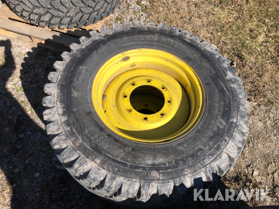 Klaravik Auktioner | Traktordäck Nokian 480/80R34 / 400/80R24