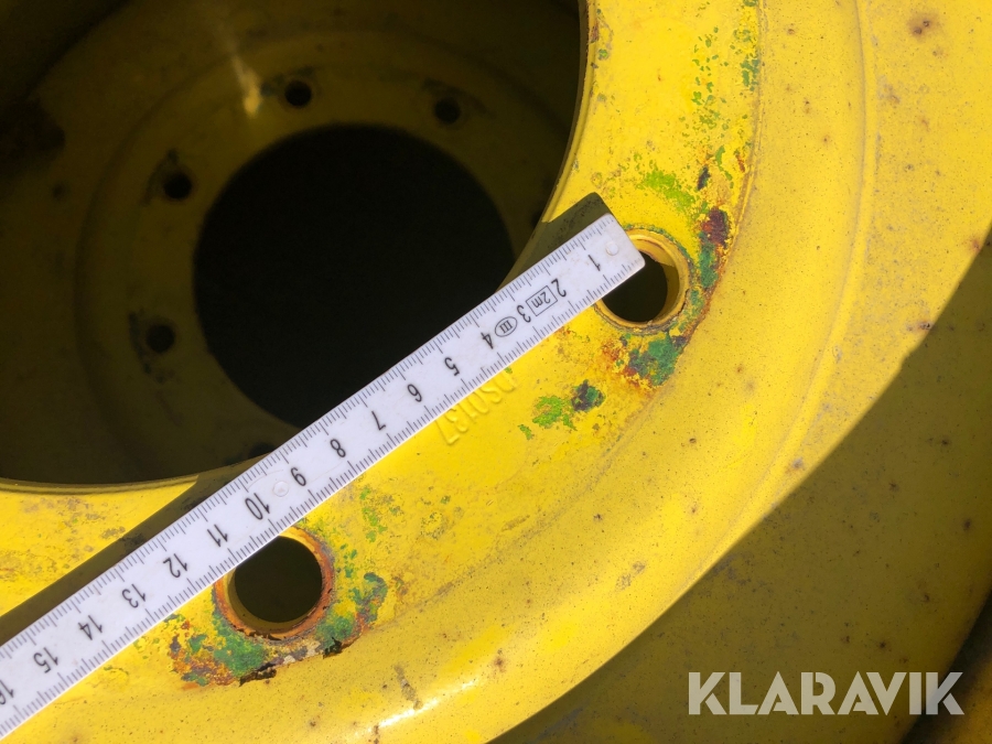 Klaravik Auktioner | Traktordäck Nokian 480/80R34 / 400/80R24