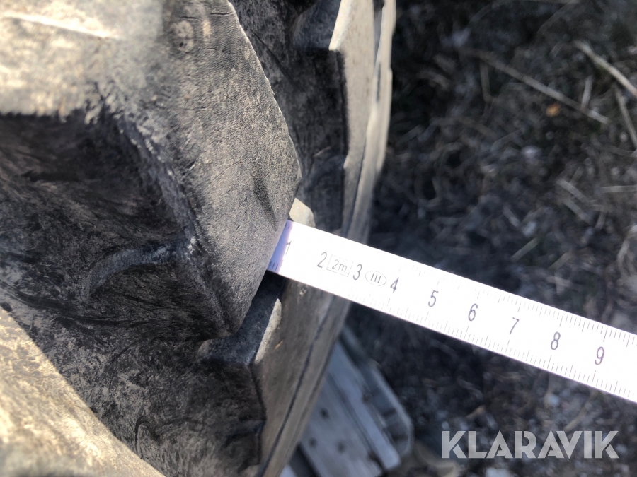 Klaravik Auktioner | Traktordäck Nokian 480/80R34 / 400/80R24