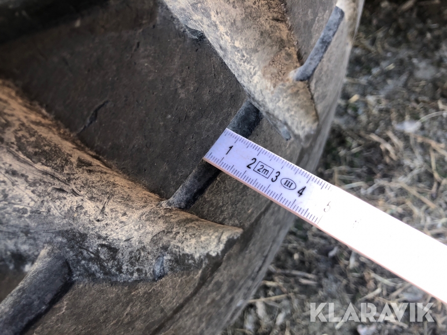 Klaravik Auktioner | Traktordäck Nokian 480/80R34 / 400/80R24
