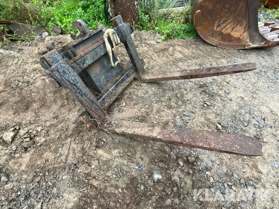 Gafflar, Huddinge, Klaravik auktioner