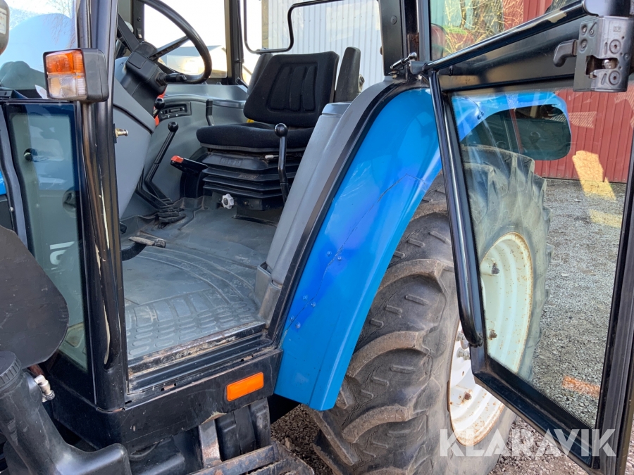 Traktor New Holland 4635, Mörbylånga, Klaravik auktioner