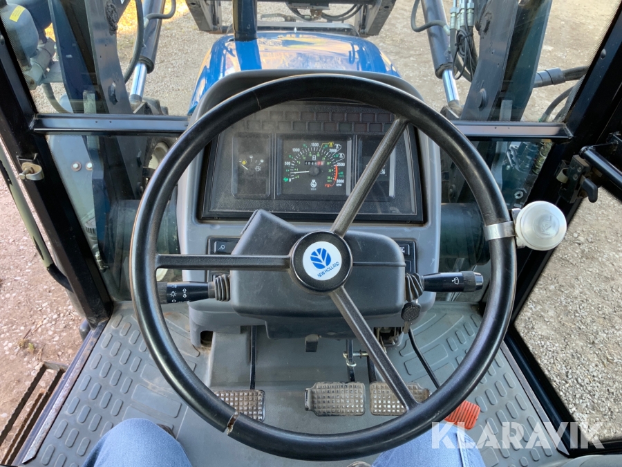 Traktor New Holland 4635, Mörbylånga, Klaravik auktioner