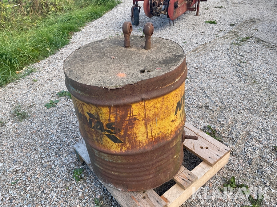 Motvikt till traktor, Färgelanda, Klaravik auktioner