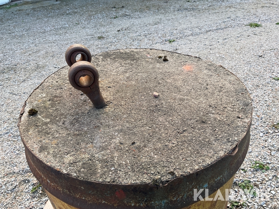 Motvikt till traktor, Färgelanda, Klaravik auktioner