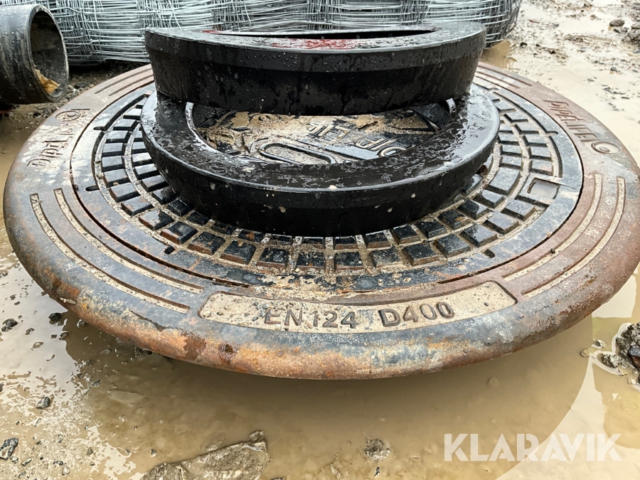 Brunnslock 1st och Manchetter 2st, Ekerö, Klaravik auktione