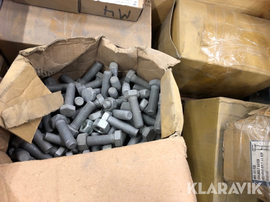 Klaravik Auktioner | Bult, mutter & brickor