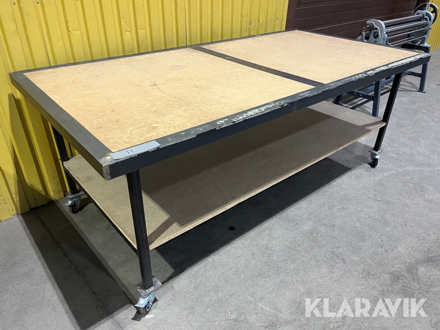 Arbetsbord, Finspång, Klaravik auktioner