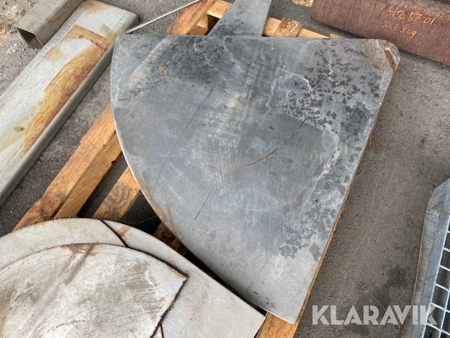 Klaravik Auktioner | Rostfritt Material