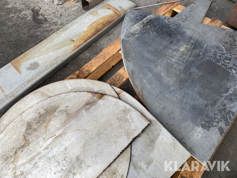 Klaravik Auktioner | Rostfritt Material