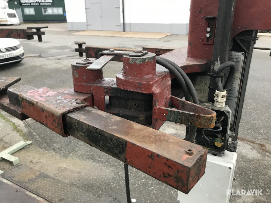 Klaravik Auktioner | 2-Pelar Billyft