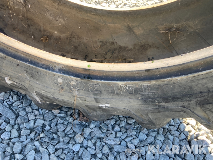Bakdäck Pirelli 16,9 R38, Skurup, Klaravik auktioner
