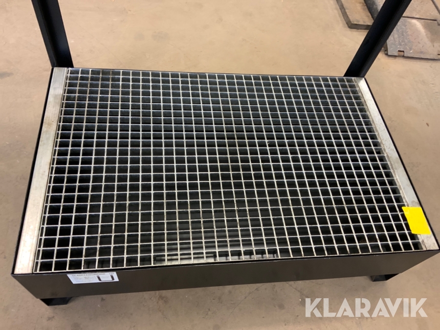 Oljeuppsamlingsfat ÖLAUFFANGWANNE 220, Skara, Klaravik aukti