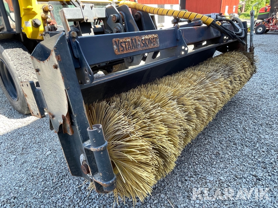 Redskapsbärare Multihog MH90, Uppsala, Klaravik auktioner