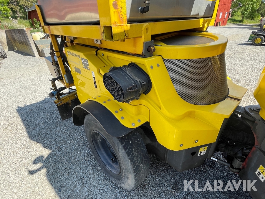 Redskapsbärare Multihog MH90, Uppsala, Klaravik auktioner