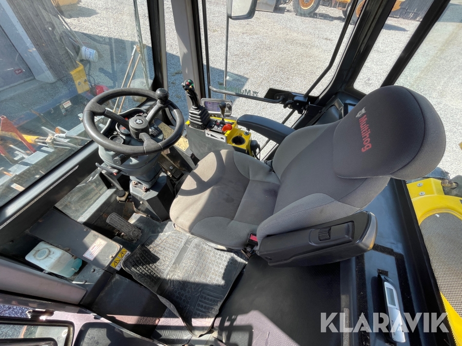 Redskapsbärare Multihog MH90, Uppsala, Klaravik auktioner