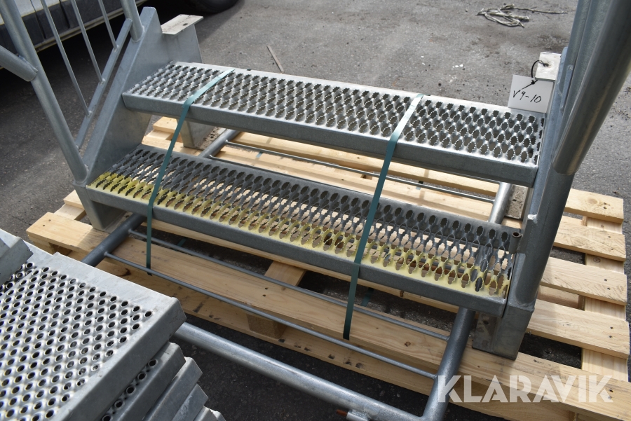 Trappa 2 steg med grind EU svets Varmgalvad, Jönköping, Klar