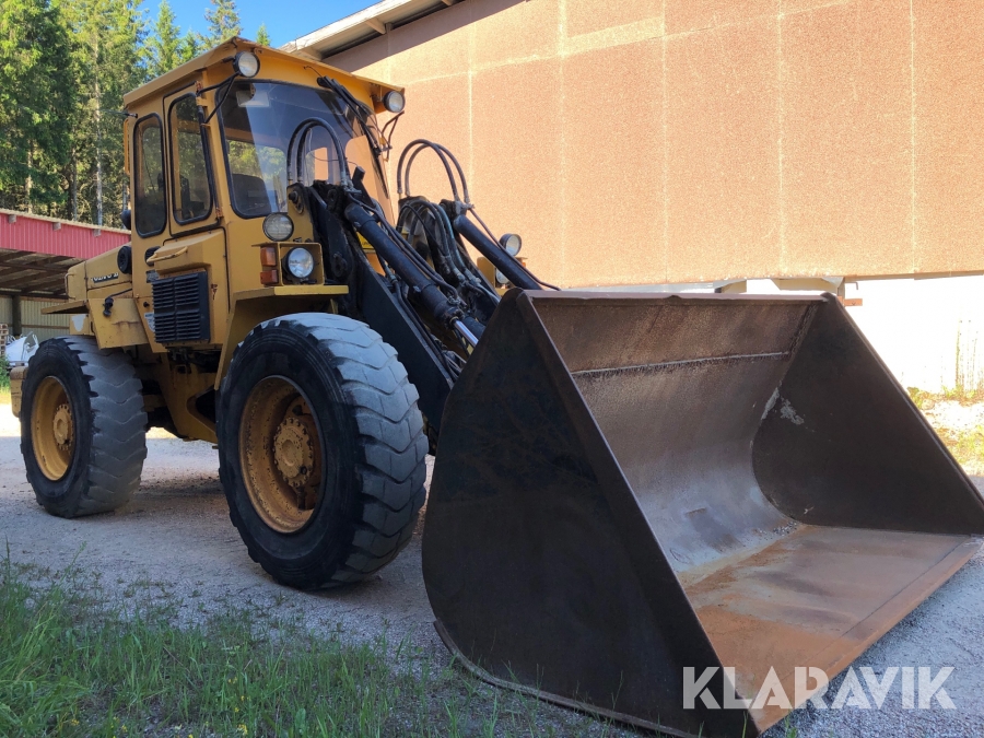 Klaravik Auktioner | Lastmaskin Volvo BM L30 + skopa