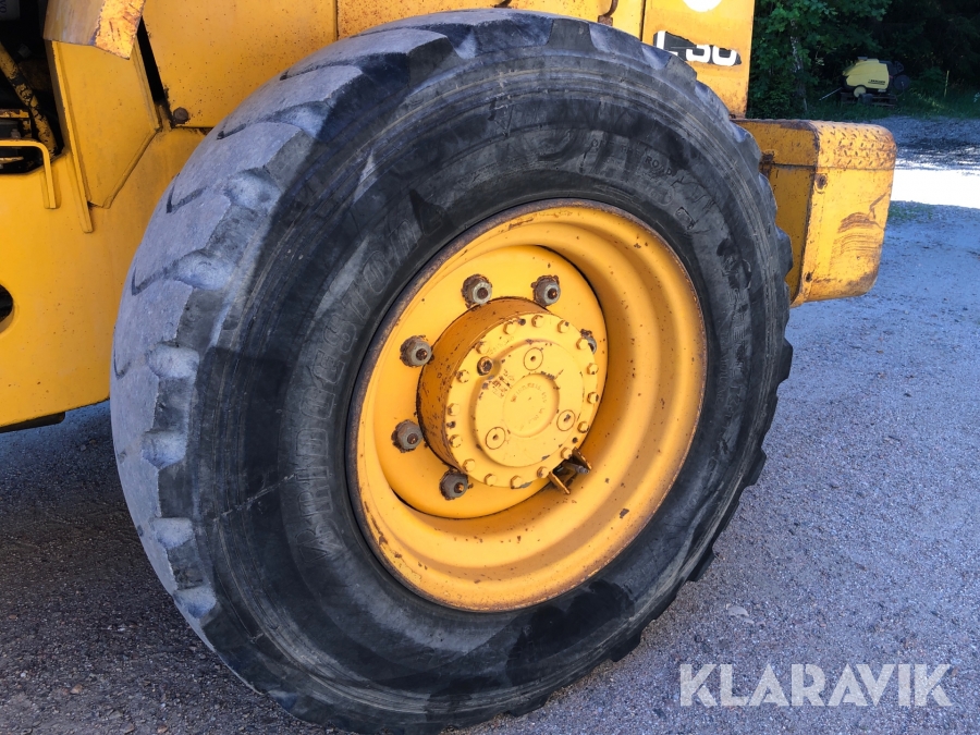 Klaravik Auktioner | Lastmaskin Volvo BM L30 + skopa