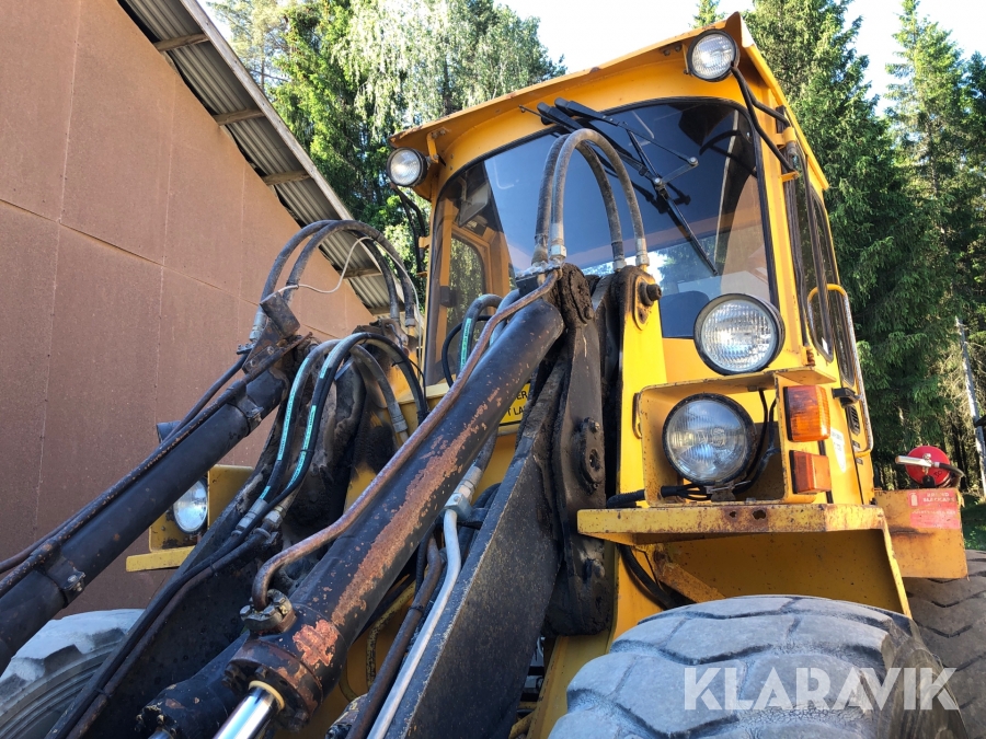 Klaravik Auktioner | Lastmaskin Volvo BM L30 + skopa