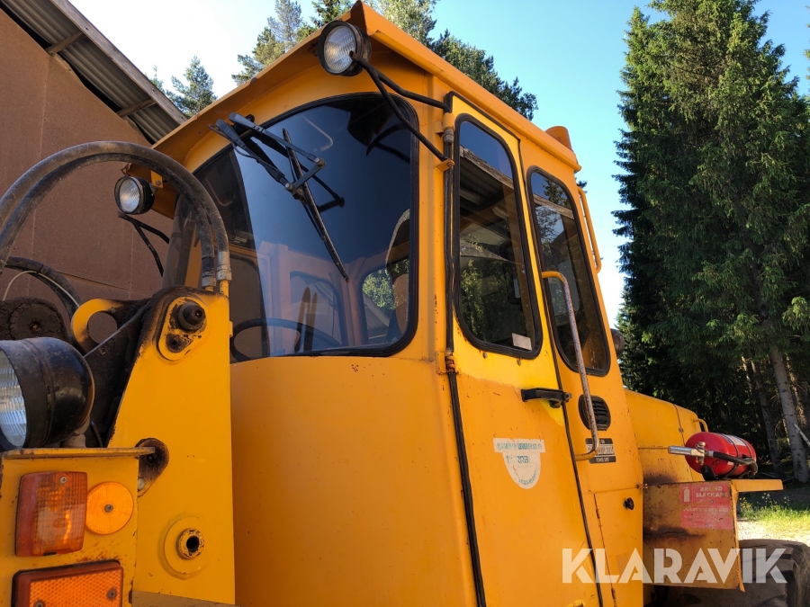 Klaravik Auktioner | Lastmaskin Volvo BM L30 + skopa