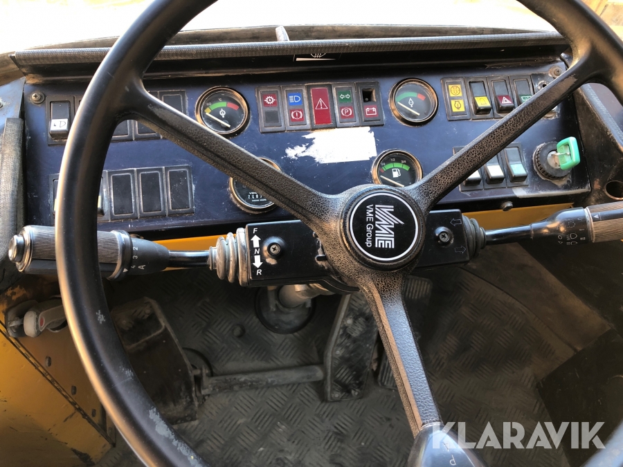 Klaravik Auktioner | Lastmaskin Volvo BM L30 + skopa